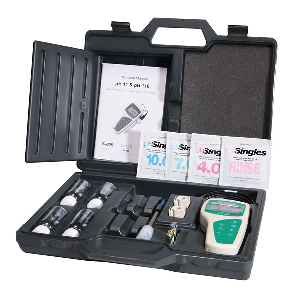 Oakton Ph 11 Handheld Meter Kit W Case Solutions And Ph Atc Probe From